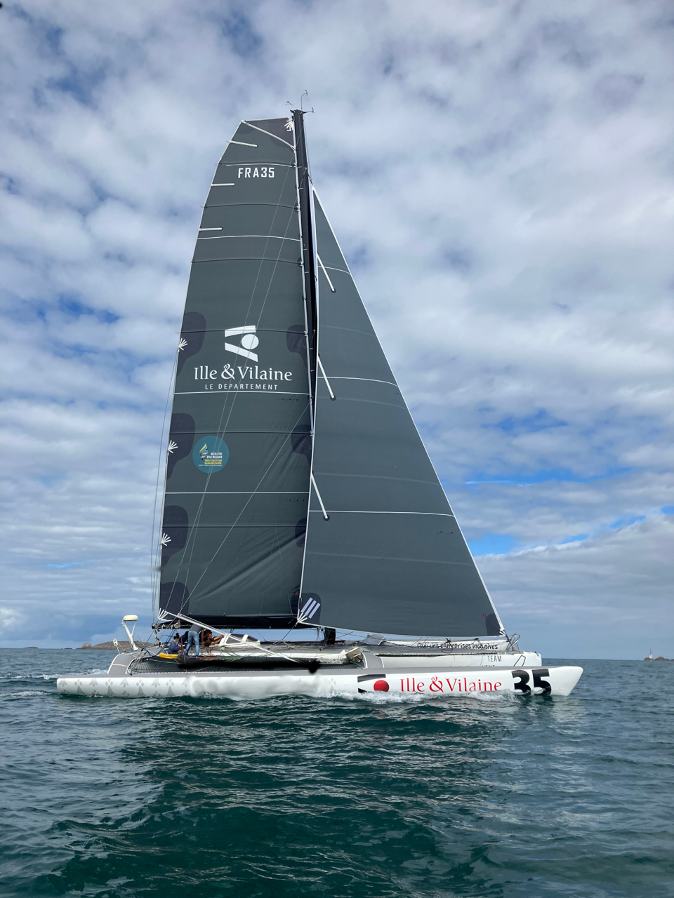 trimarans for sale TRIMARAN MULTI 50 (vendu)/PROTOTYPE IRENS Multihulls ...
