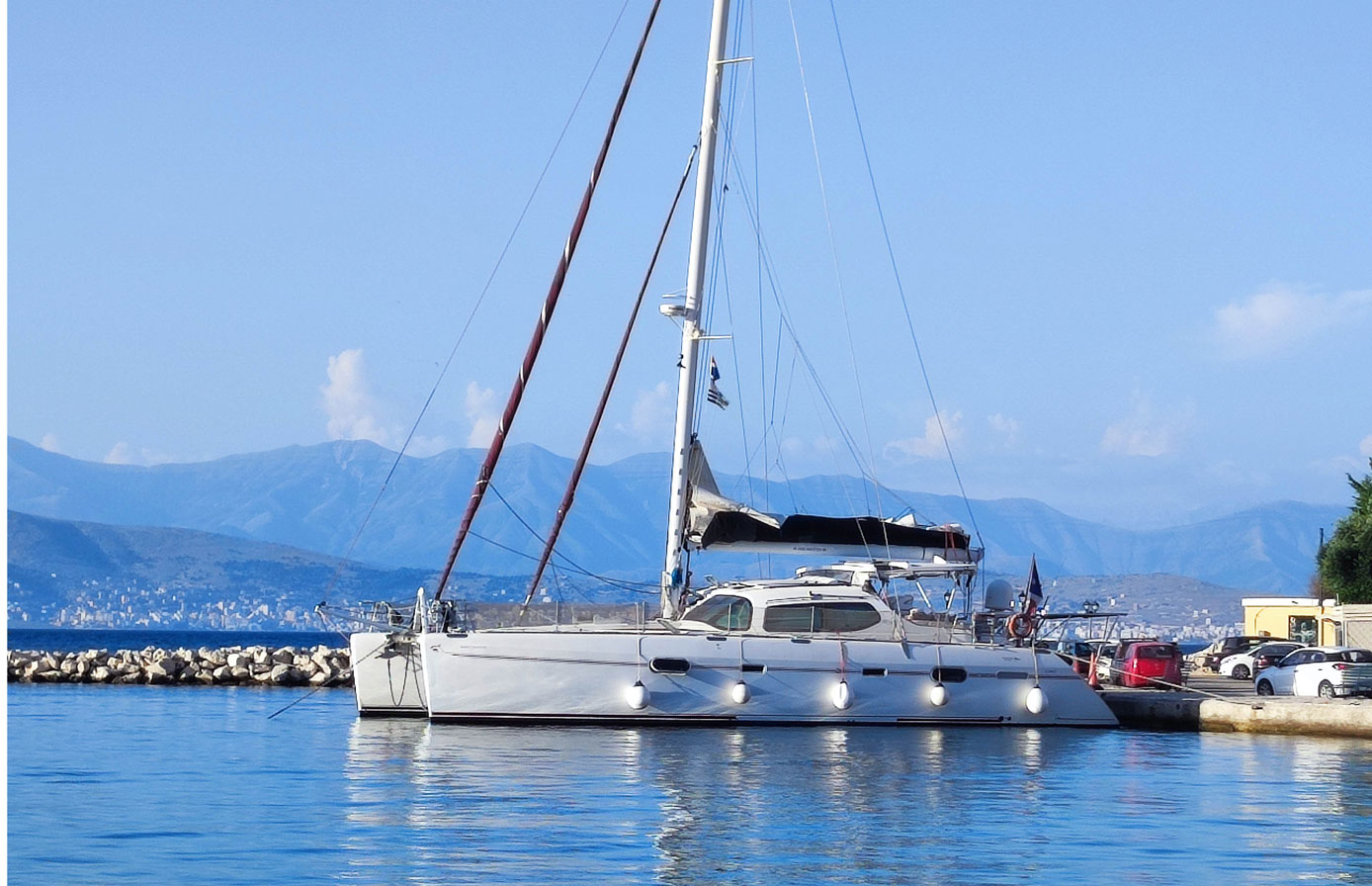 Catamarans for sale Privilege 585 (2003) v. 4 cabins Alliaura Marine ...